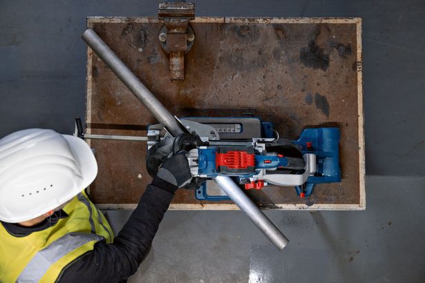 GCB 18V-127 충전 밴드쏘 | Bosch Professional